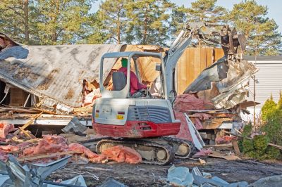 Fast, Professional Mobile Home Demolition Experts